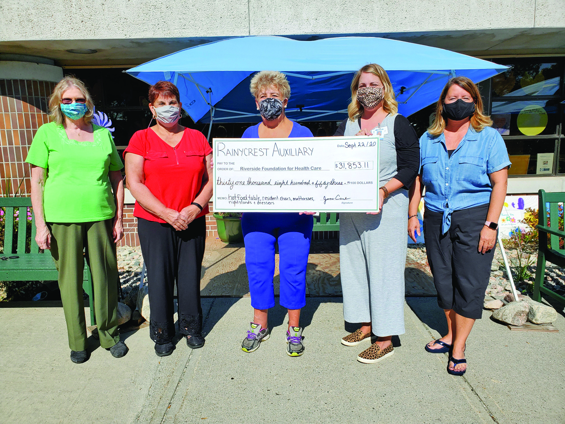 Rainycrest Auxiliary donation - Fort Frances Times